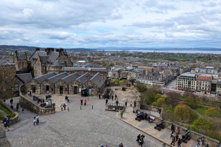 Edinburgh: Top-Sehenswürdigkeiten und Reisetipps